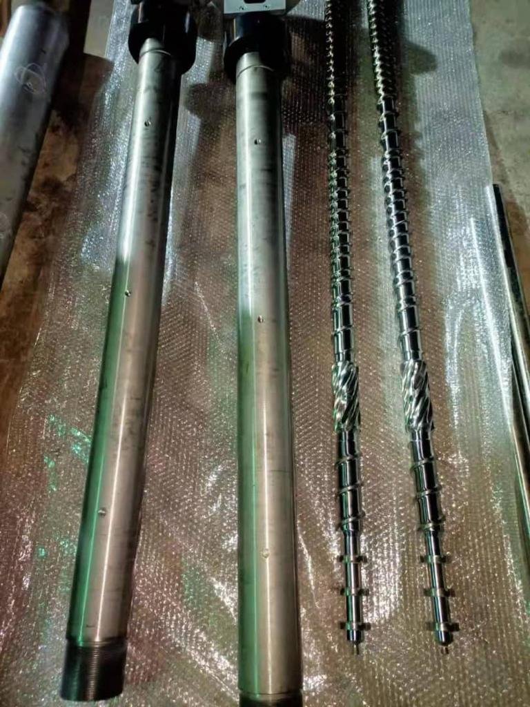 Extruder - Screw And Barrels